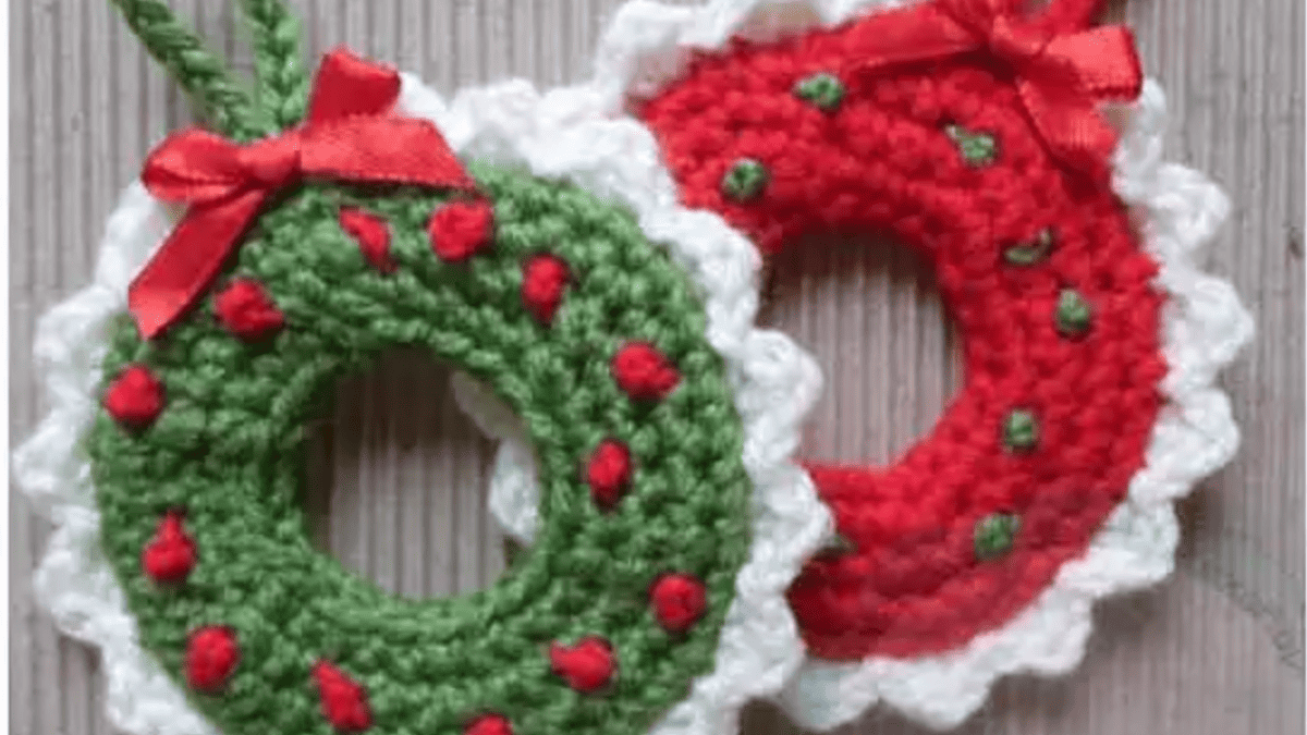 Easy Crochet Christmas Wreath Ornament Patterns - Fun Crochet Patterns