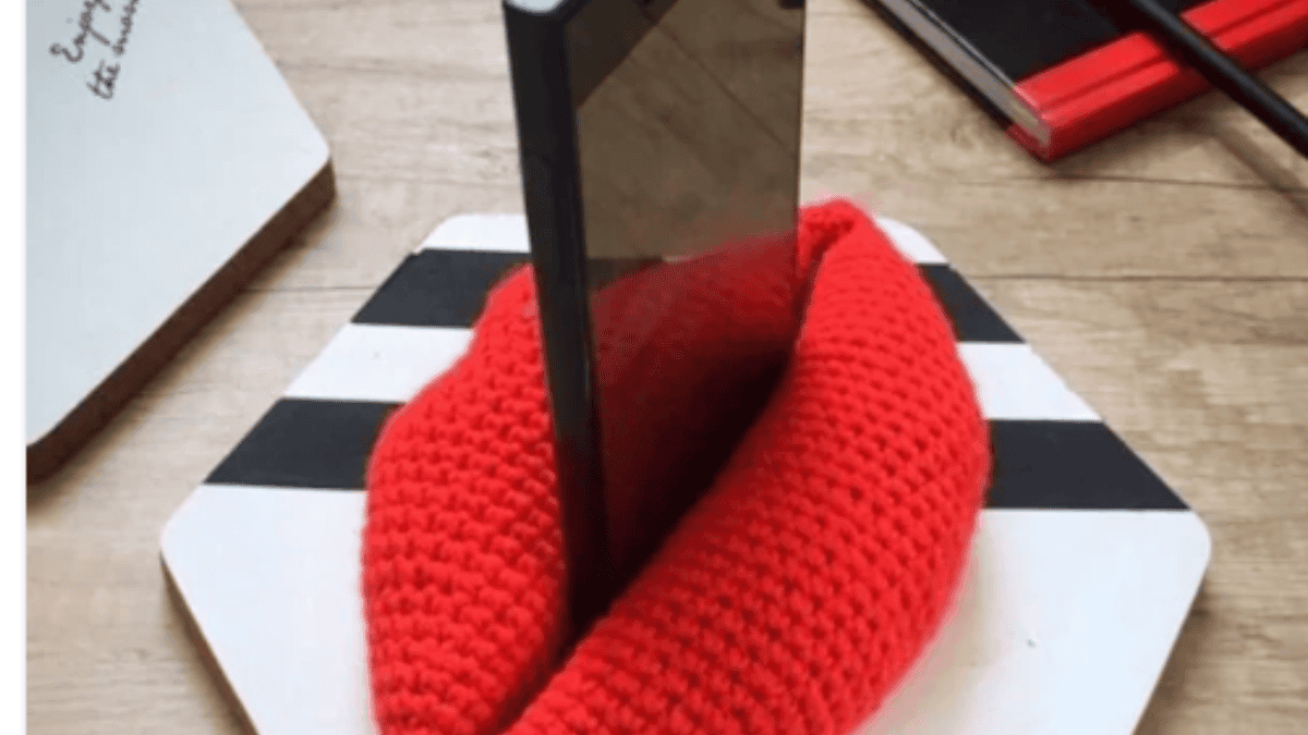 Crochet Cell Phone Stand Patterns - Fun Crochet Patterns