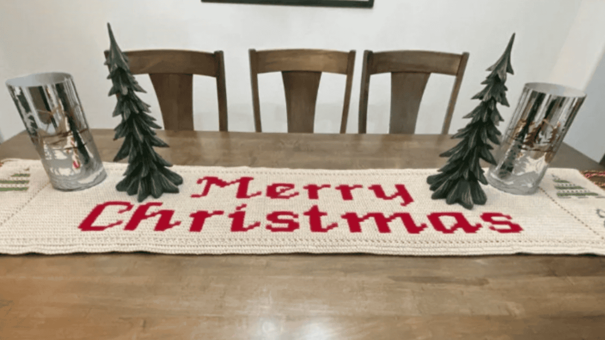 Christmas Crochet Table Runner Patterns - Fun Crochet Patterns