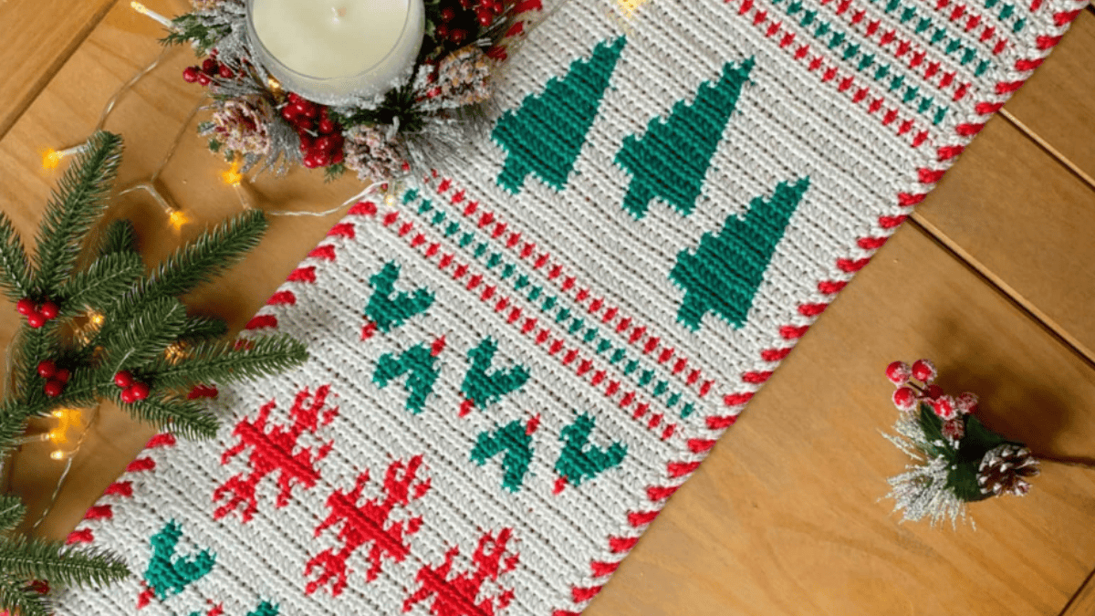 Christmas Crochet Table Runner Patterns - Fun Crochet Patterns