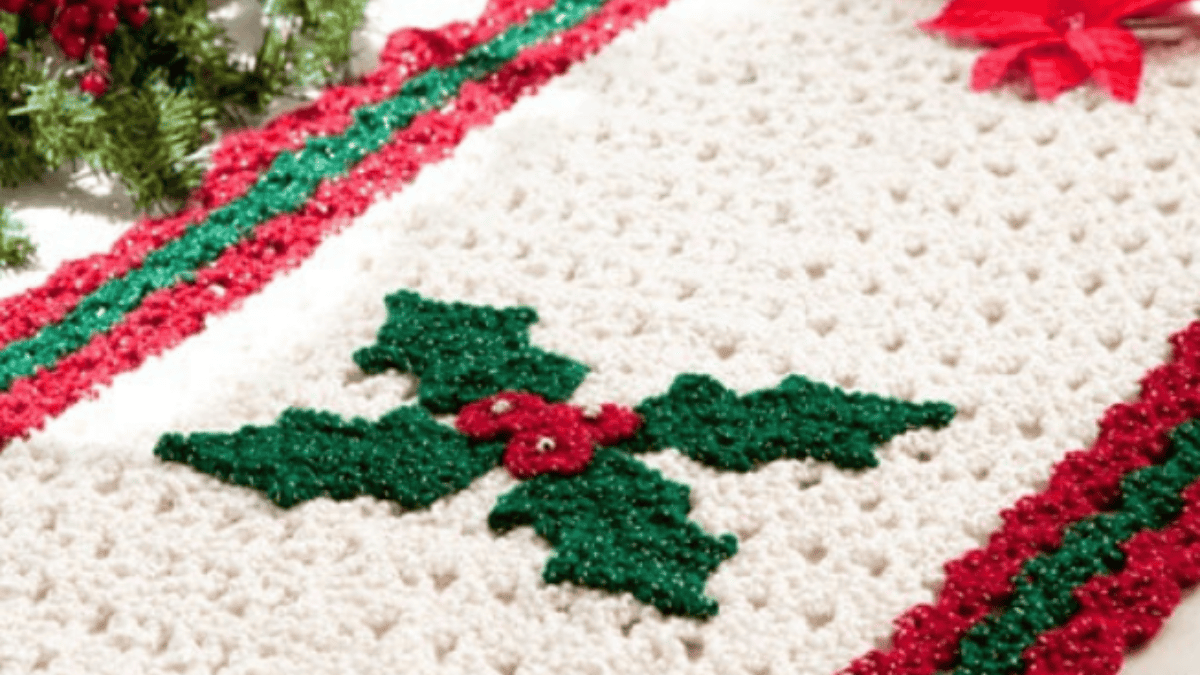 Christmas Crochet Table Runner Patterns - Fun Crochet Patterns