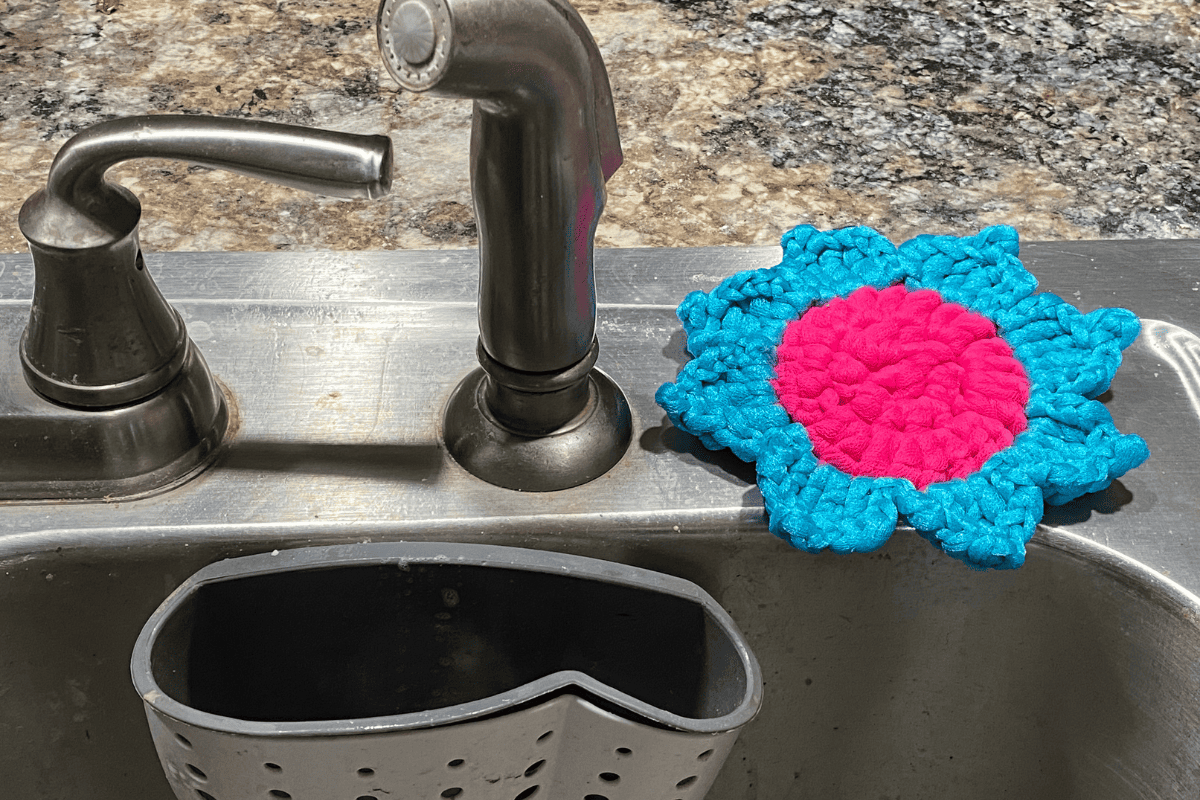 Flower Scrubby Crochet Pattern - Fun Crochet Patterns